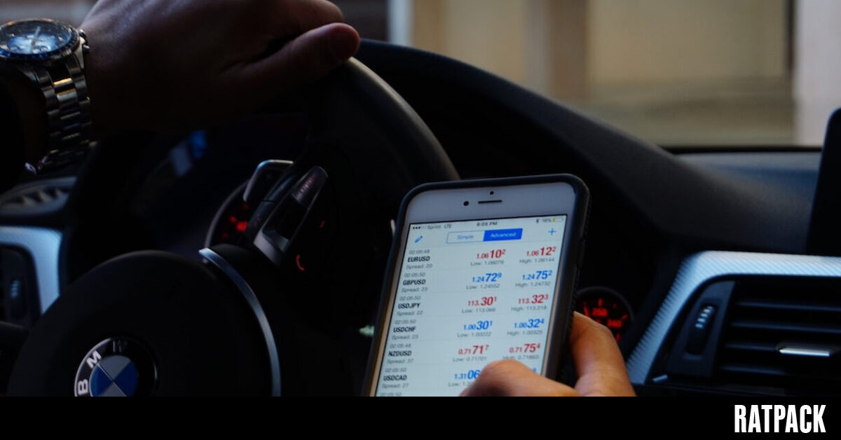 Έρευνα: Ο νούμερο ένας τρόπος για να φλερτάρεις σωστά στα dating apps - RatPack.gr