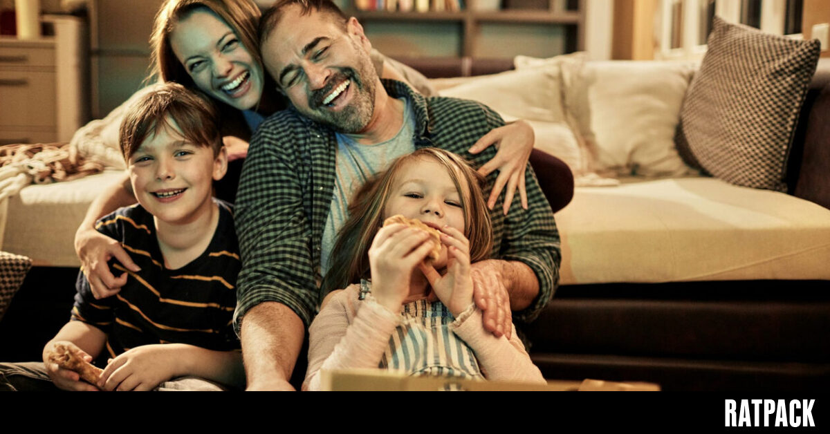 Δεν υπήρξαν ομορφότερες λέξεις στη ζωή μας από τις «μαμά» και «μπαμπά» - RatPack.gr