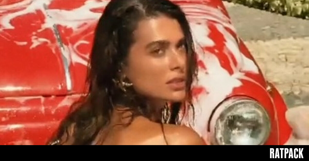 H σέξι διαφήμιση μαγιό που μας έκανε να πάμε το αμάξι για πλύσιμο - Ratpack.gr