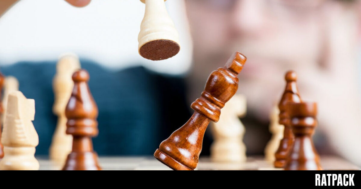 Η Google αφιερώνει το σημερινό της doodle στο σκάκι - Ratpack.gr