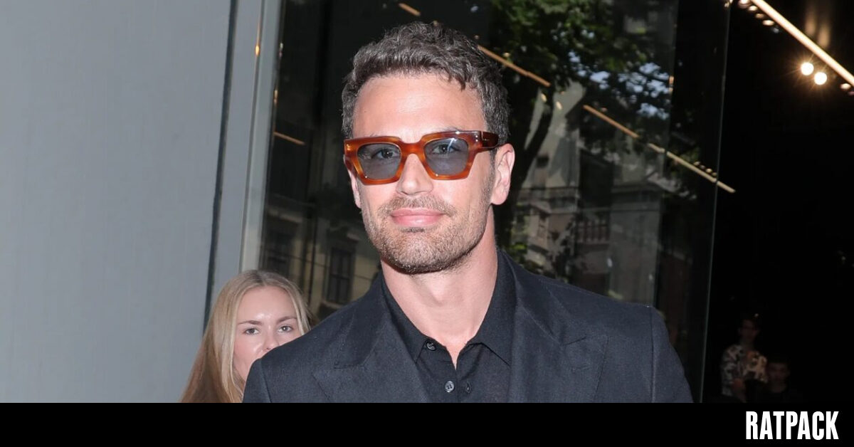 Ο Theo James φόρεσε τα πιο hot γυαλιά του φετινού καλοκαιριού - Ratpack.gr