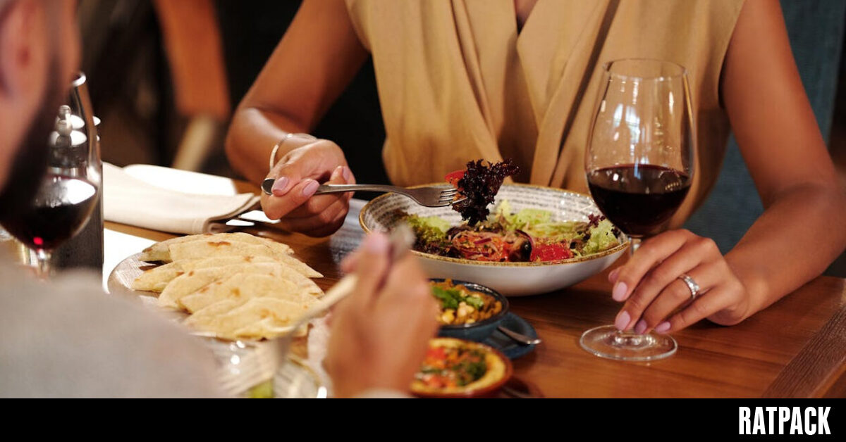 3 λόγοι για να πας μία γυναίκα για φαγητό στο πρώτο ραντεβού - RatPack.gr